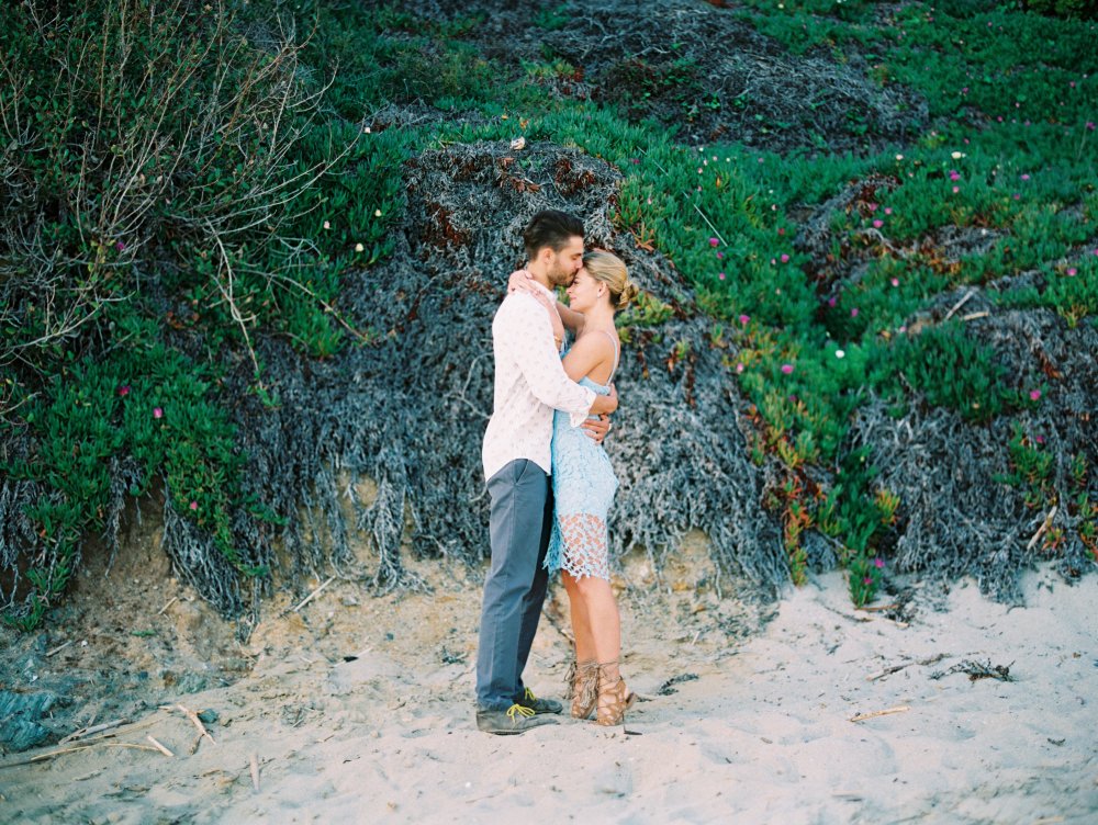 5 Tips for Engaging Engagement Photos – All In Love Design